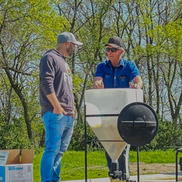 U.S. Farm Employee Salaries Infographic | FBN